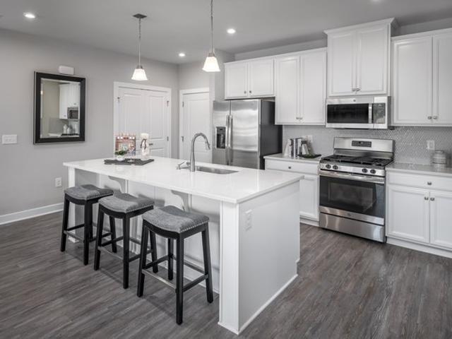 1570 River Heritage Blvd Apt 304, Dumfries, VA 22026