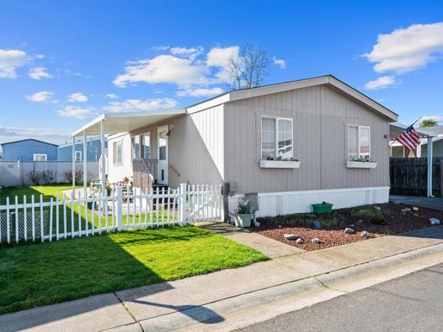 1570 S Peach St Spc 65, Medford, OR 97501
