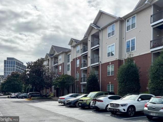 1570 Spring Gate Dr. #7214, McLean, VA 22102