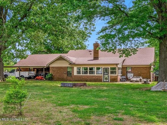 1570 Yorkhaven Dr, Horn Lake, MS 38637