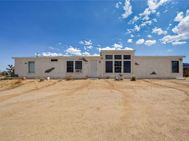 15710 S Kit Carson Rd, Yucca, AZ 86438