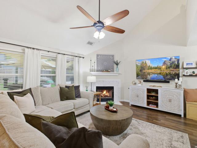 15711 Knollcliff, San Antonio, TX 78247 | Compass