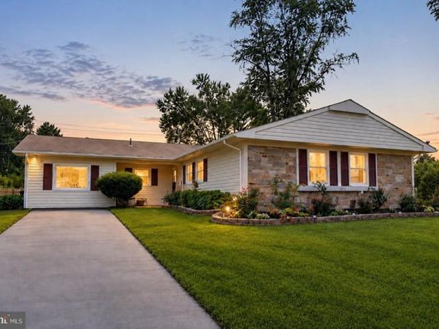 15711 Paramont Ln, Bowie, MD 20716