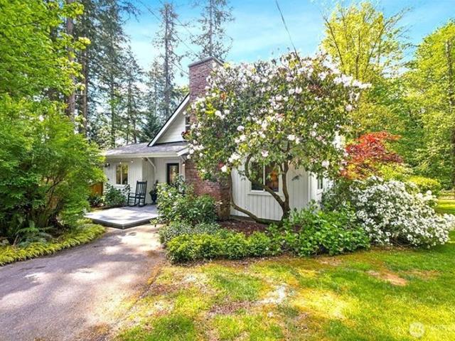15715 th Ave SE, Issaquah, WA 98027