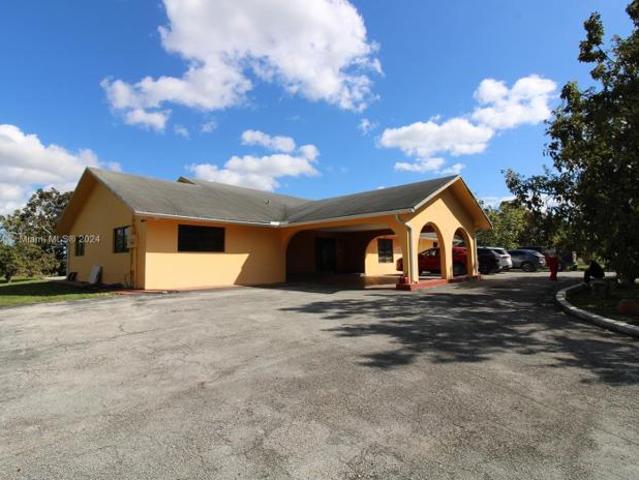 15715 SW 196th Ave, Miami, FL 33187