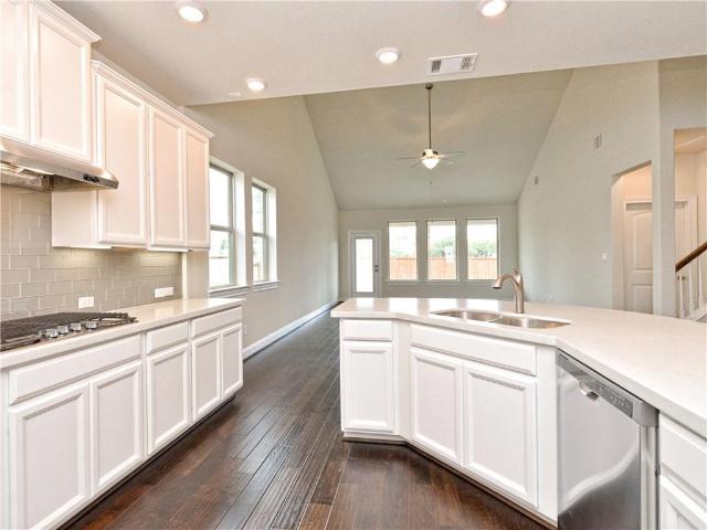 15716 Cinca Terra Dr