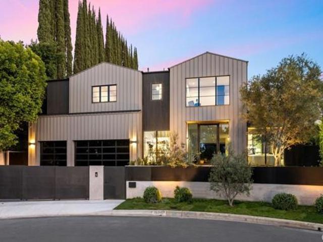 15716 Sutton St, Encino, CA 91436