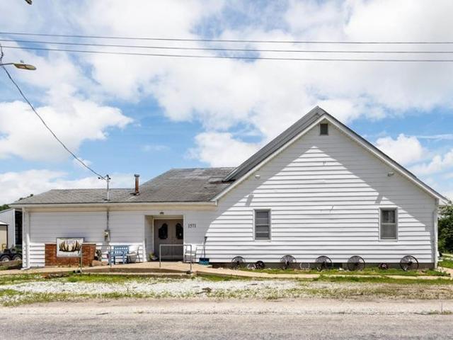 1571 Ave N, Mount Sterling, IL 62353