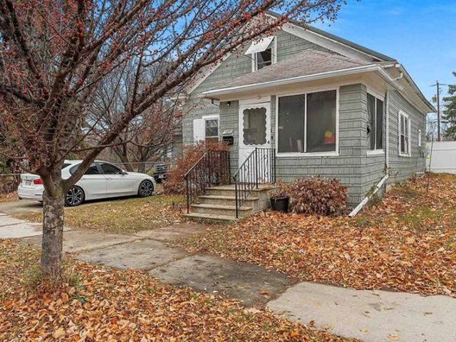 1571 Kimball St, Green Bay, WI 54302