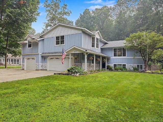 1571 Waukazoo Drive