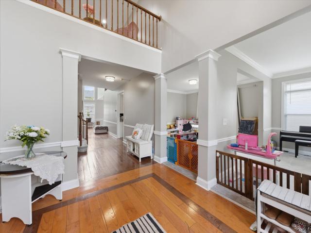 1571 Woodland Lane