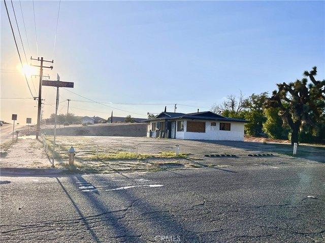 15720 Mojave Dr, Victorville, CA 92394