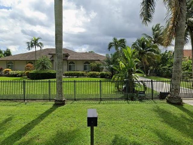 15720 SW 252nd St, Homestead, FL 33031