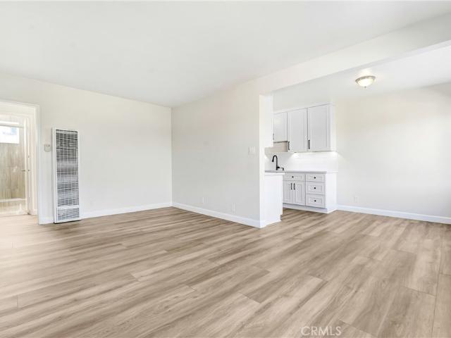 15721 Freeman Avenue 5