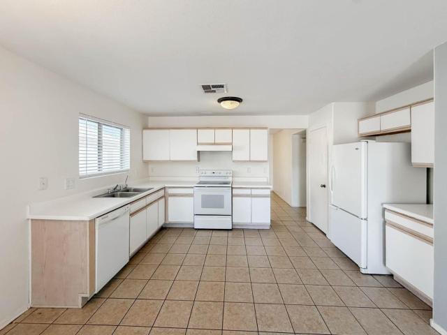 15724 W Smokey Drive
