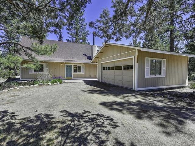 15724 Lake Shore Dr, Weed, CA 96094