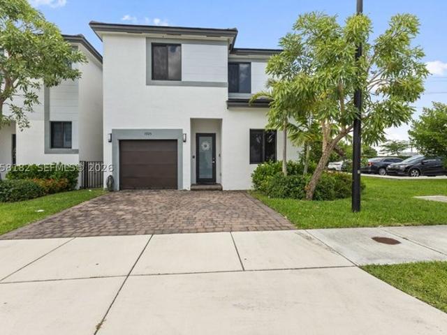 15725 SW 136th Ter, Miami, FL 33196