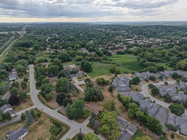 15728 W Robin Rd