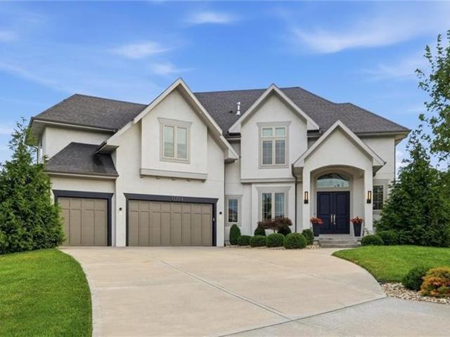 15728 Canterbury St, Overland Park, KS 66224
