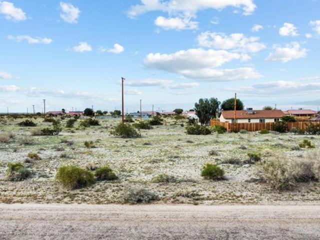 1572 Nile Dr, Thermal, CA 92274