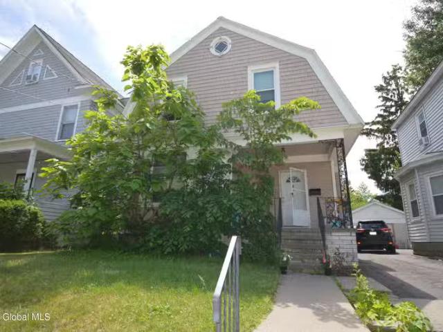 1572 Bradley Street, Schenectady, NY 12304