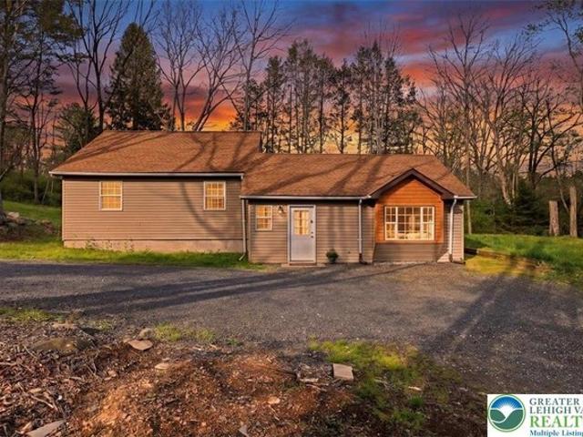 1572 Gardner Rd, Stroudsburg, PA 18360