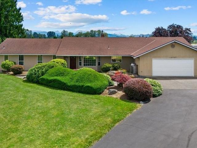 1572 th Ave NE, Arlington, WA 98223