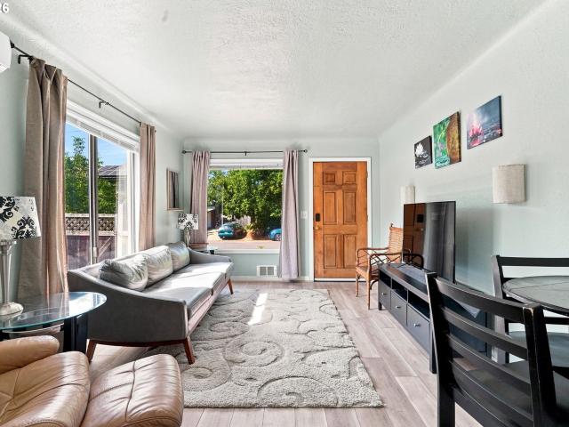 1572 w broadway