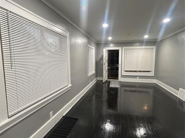 15730 Winthrop
