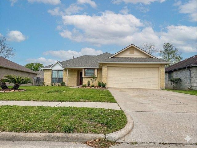 15731 Castorglen Dr, Houston, TX 77598