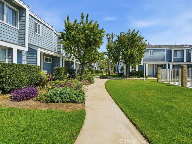 15735 Nordhoff St, Unit 11, North Hills, CA 91343 | Compass