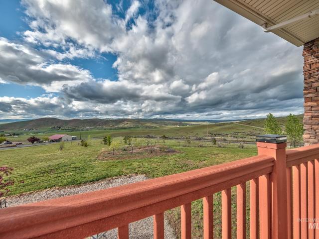1573 Loafer Lane