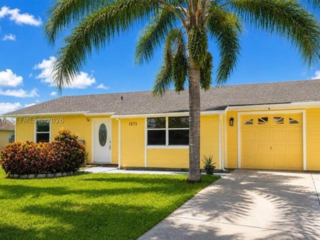 1573 SW Lexington Dr, Port Saint Lucie, FL 34953