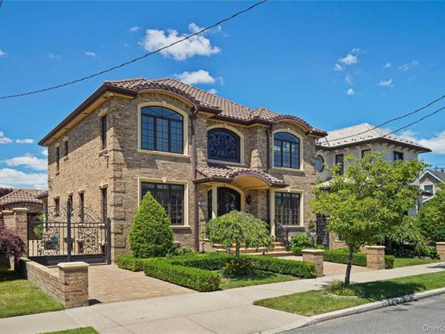 157 3 th St, Howard Beach, NY 11414