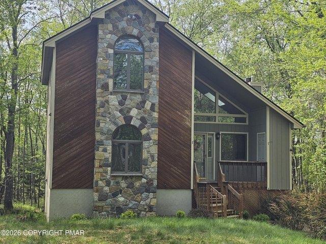 157 Cardinal Ln, Pocono Lake, PA 18347