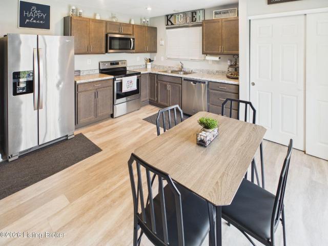 157 Broken Branch Ct