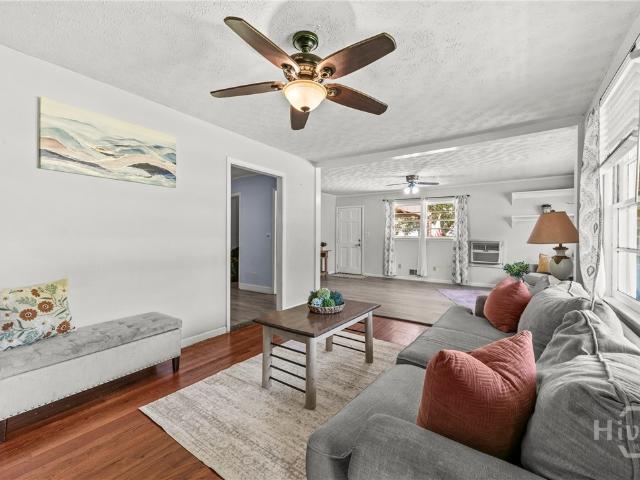 157 Glendale Heights