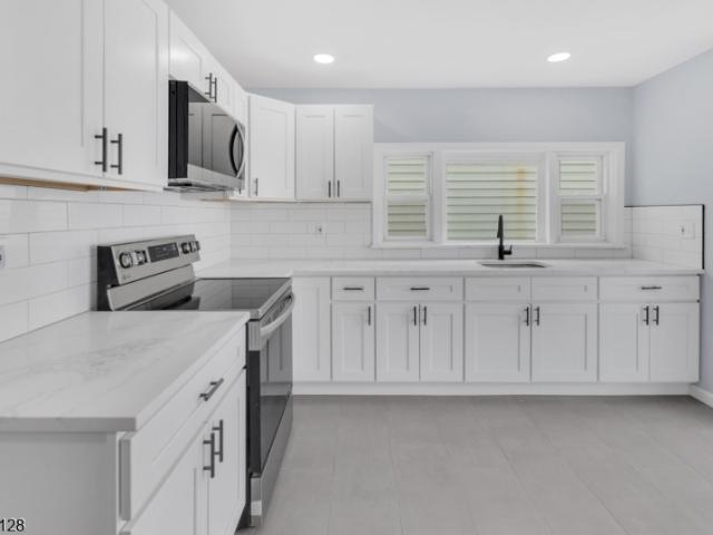 157 Fairmount Ave, Unit 2, Newark, NJ 07103 | MLS #4017 | Compass
