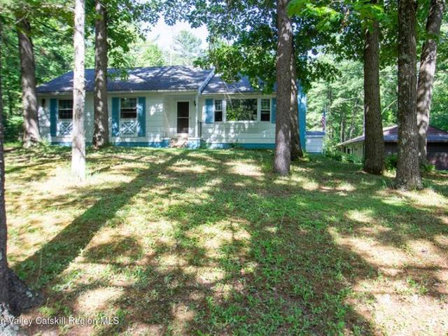 157 Falls Rd, Hudson, NY 12534