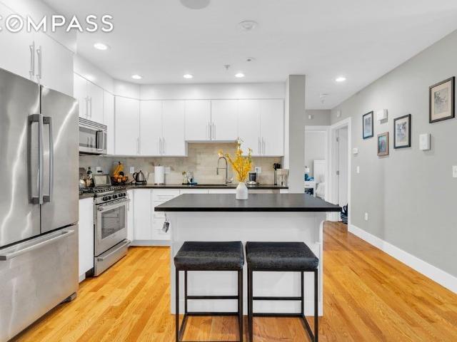157 Hancock St 14, Quincy, MA