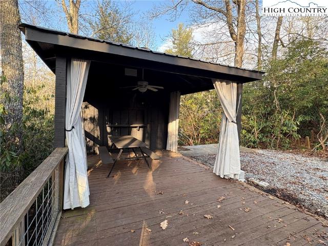157 Hemlock Loop