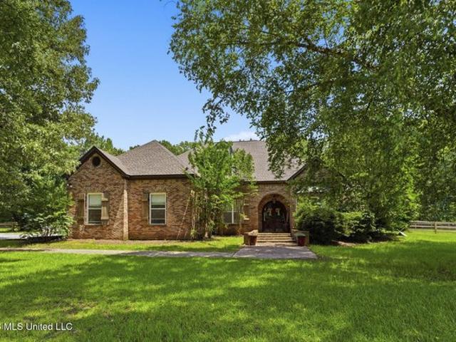 157 Lake Hill Dr, Flora, MS 39071