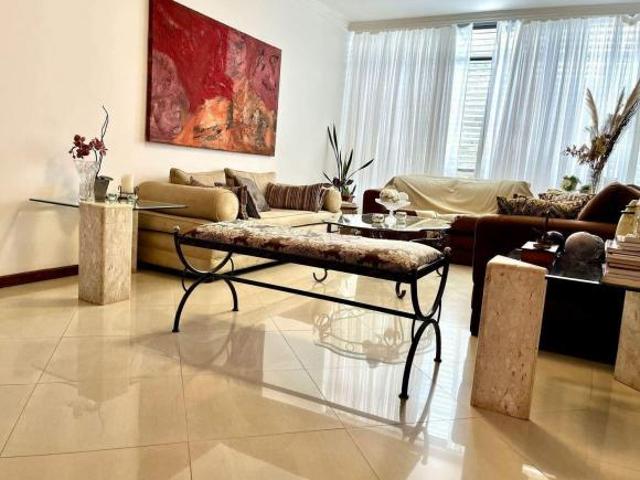 157 m² de exclusividade na melhor quadra da Asa Sul | 3 Quartos | Suíte | Garagem | Quadra Modelo