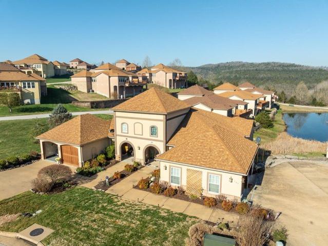 157 N Tuscany Dr, Hollister, MO 65672