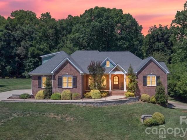 157 Natures Trl, Statesville, NC 28625