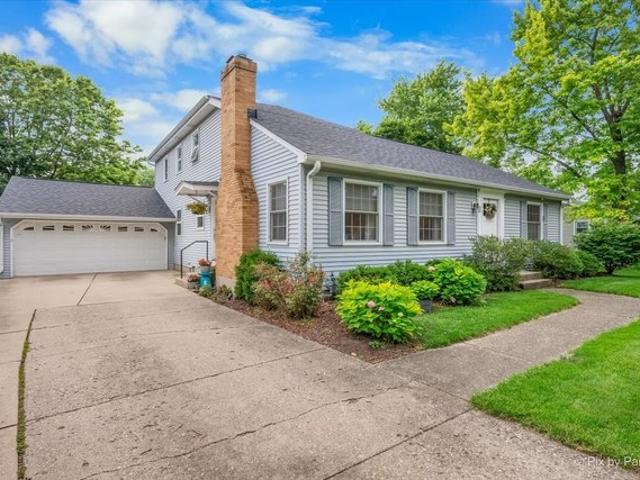 157 S Rosedale Ave, Aurora, IL 60506