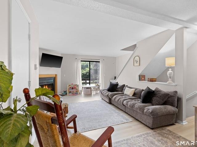 157 Shelter Rock Rd Unit 51, Danbury, CT 06810