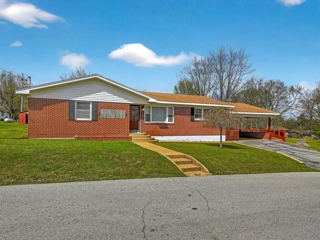 157 Spring St, Forsyth, MO 65653