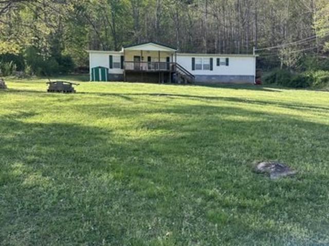 157 Sulaga Dr, Pennington Gap, VA 24277