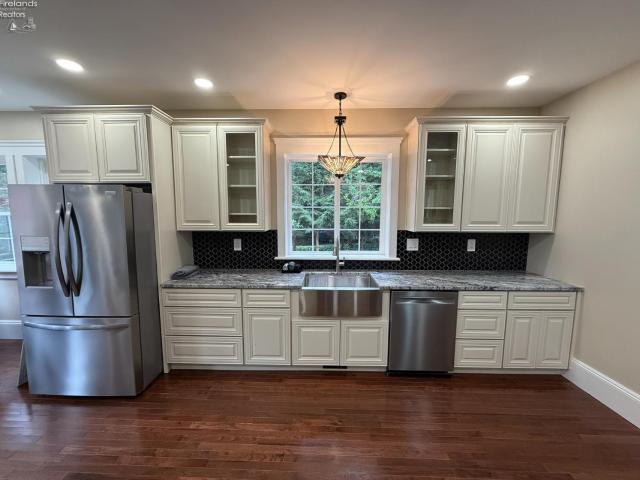 157 W Main Street